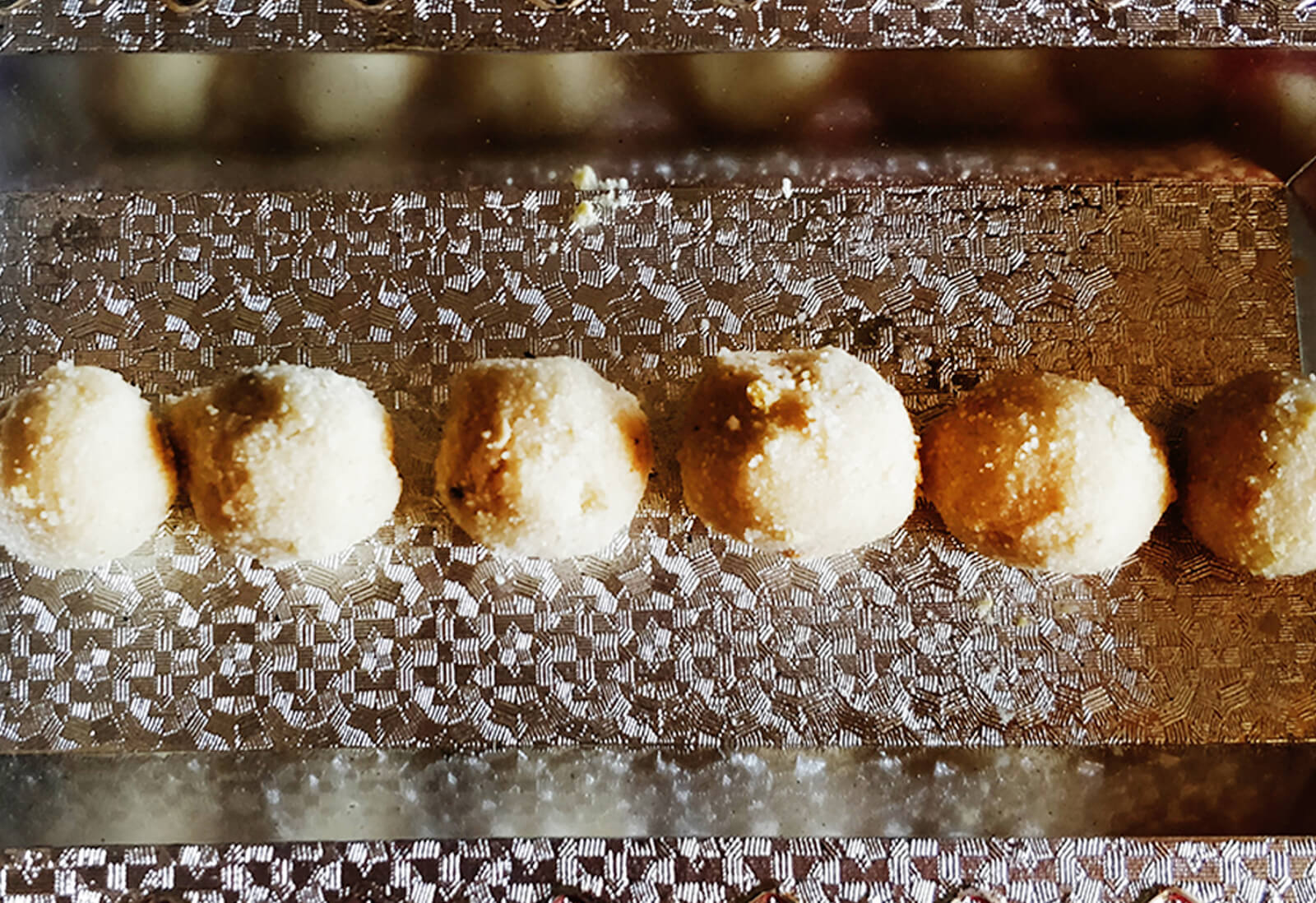 Semolina Ladoo/Rava Ladoo/Laddus – Cook & See